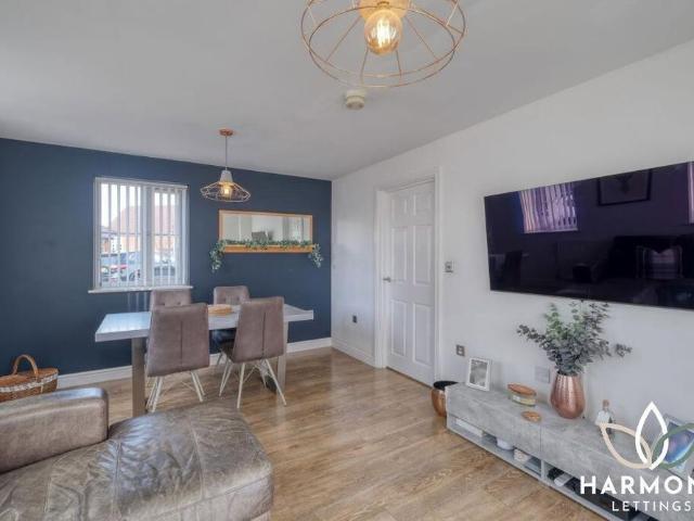 3 bedroom detached house to rent