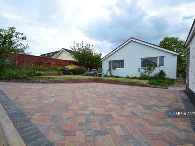 3 bedroom detached house to rent