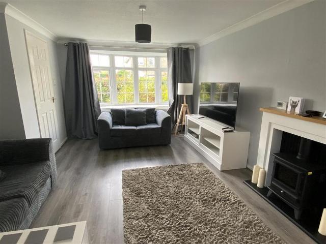 3 bedroom detached house to rent