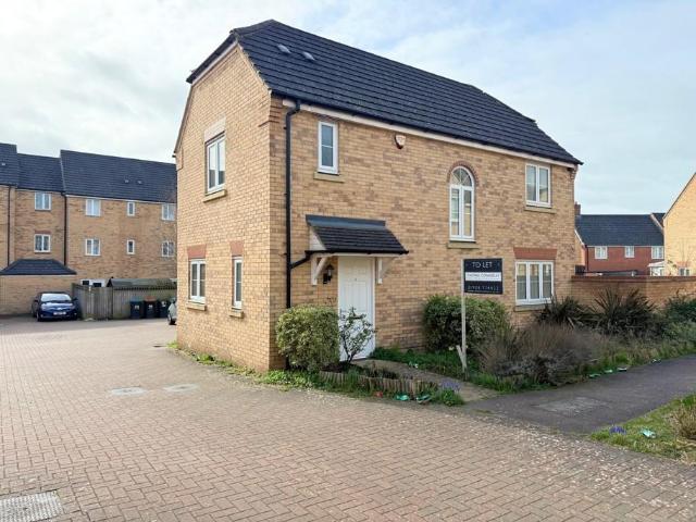 3 bedroom detached house to rent