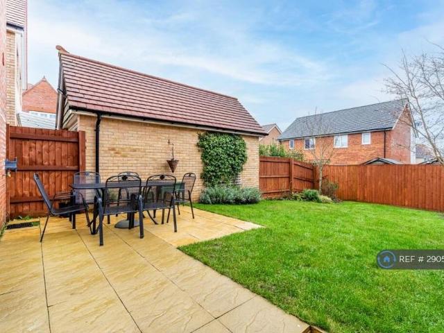 3 bedroom detached house to rent