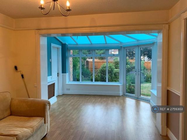 3 bedroom detached house to rent