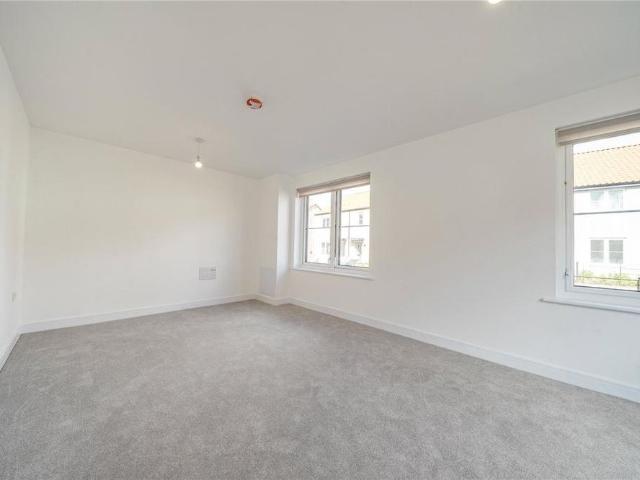 3 bedroom detached house to rent