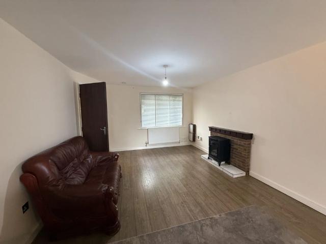 3 bedroom detached house to rent