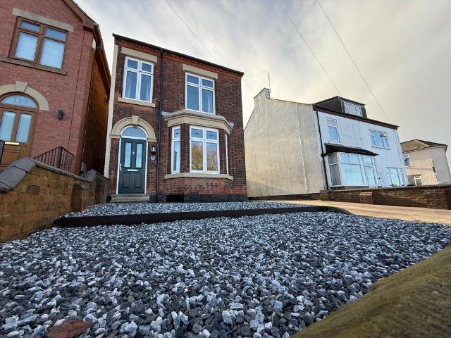 3 bedroom detached house to rent