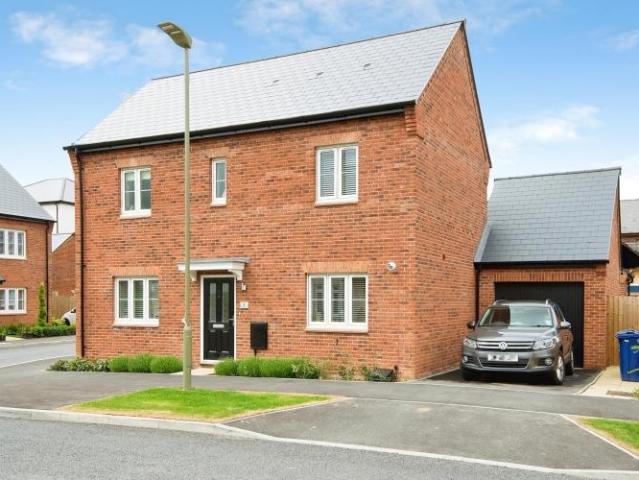 3 bedroom detached house to rent