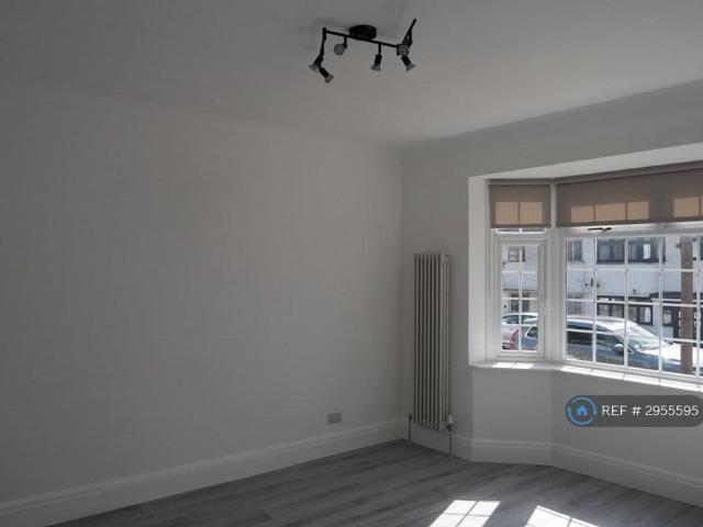 3 bedroom detached house to rent