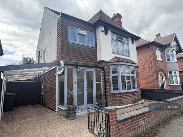 3 bedroom detached house to rent