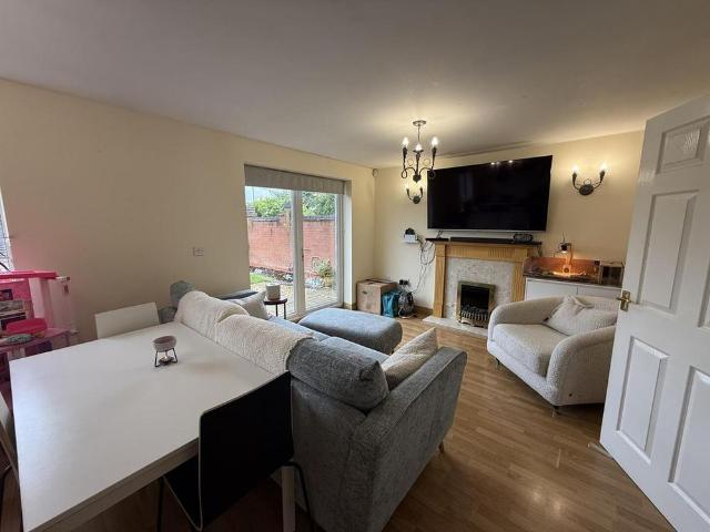 3 bedroom detached house to rent
