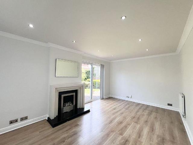 3 bedroom detached house to rent