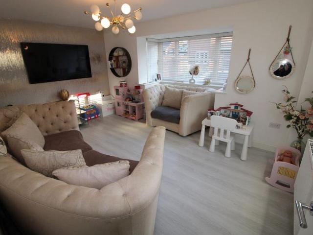 3 bedroom detached house to rent