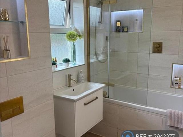 3 bedroom detached house to rent