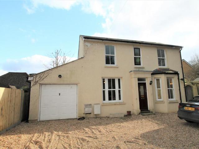 3 bedroom detached house to rent