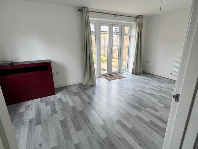 3 bedroom detached house to rent