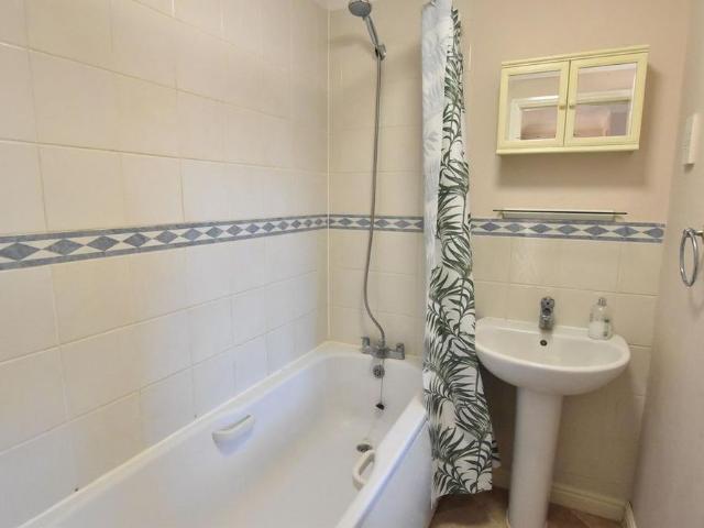 3 bedroom detached house to rent