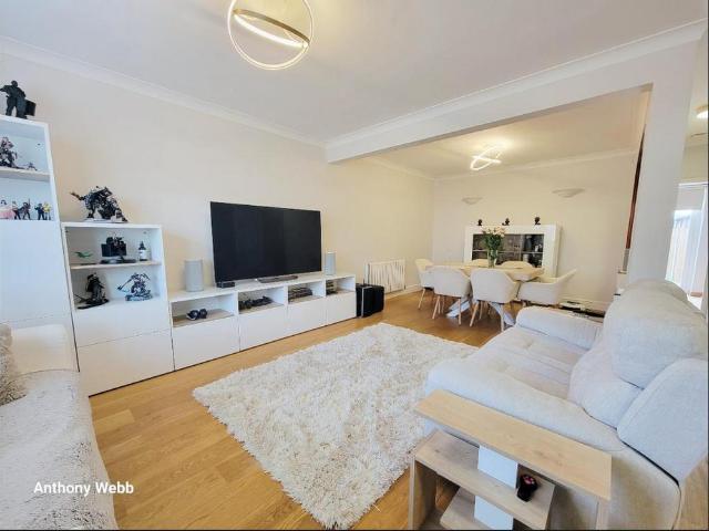 3 bedroom detached house to rent
