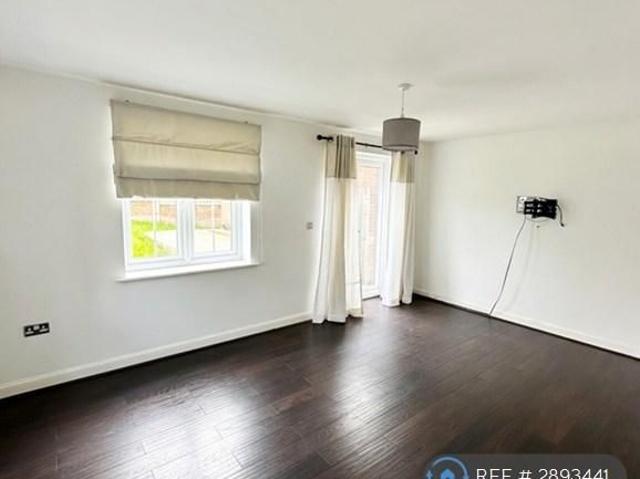 3 bedroom detached house to rent