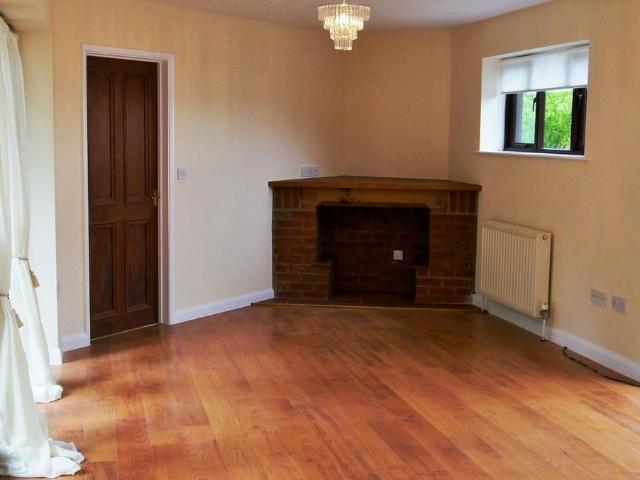 3 bedroom detached house to rent