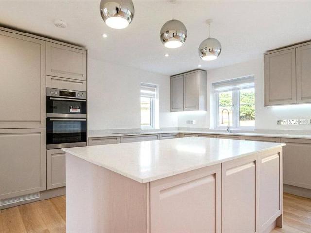 3 bedroom detached house to rent