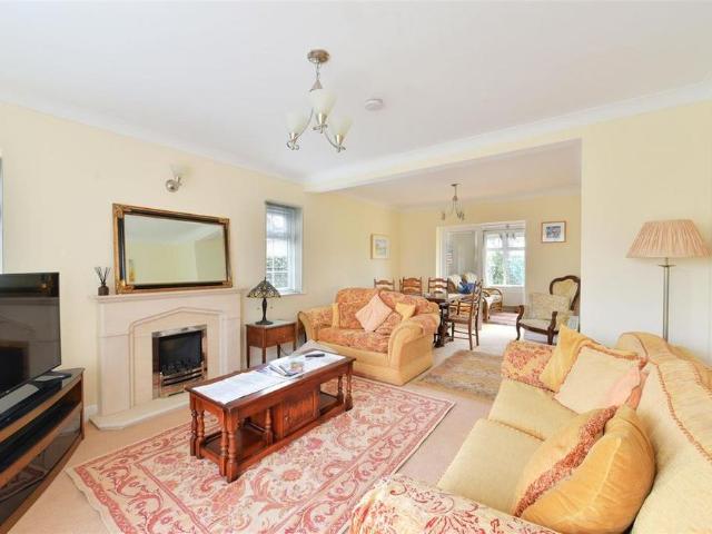 3 bedroom detached house to rent