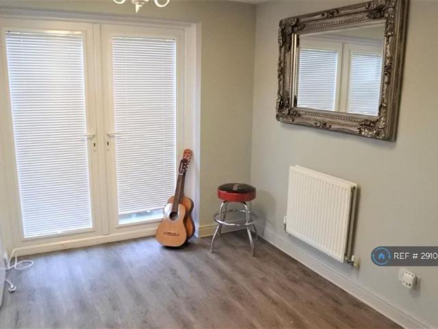 3 bedroom detached house to rent