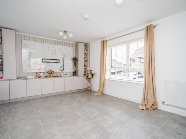 3 bedroom detached house to rent