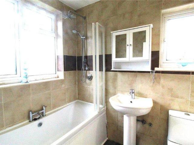 3 bedroom detached house to rent