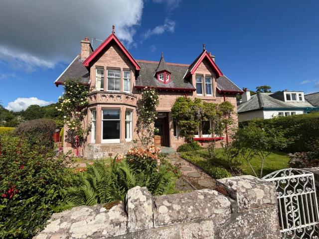 3 bedroom detached house to rent