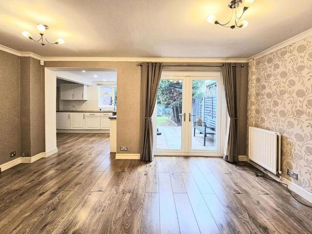 3 bedroom detached house to rent