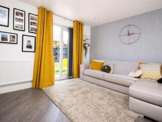3 bedroom detached house to rent