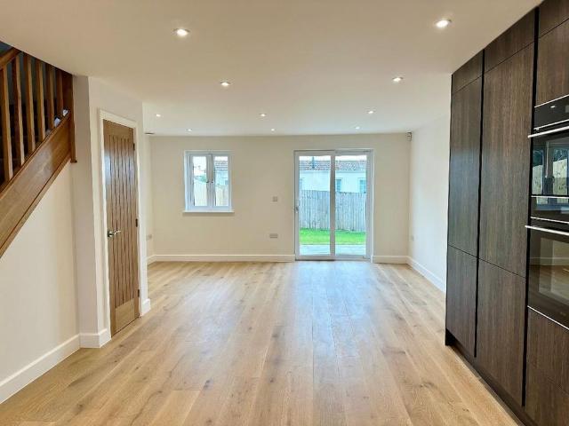3 bedroom detached house to rent