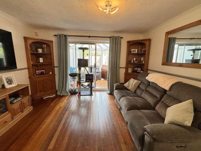 3 bedroom detached house to rent
