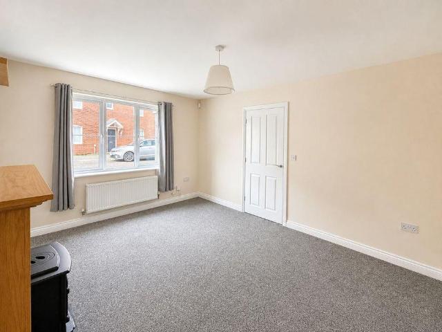 3 bedroom detached house to rent