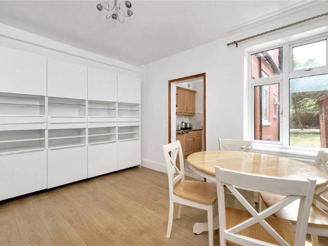 3 bedroom detached house to rent