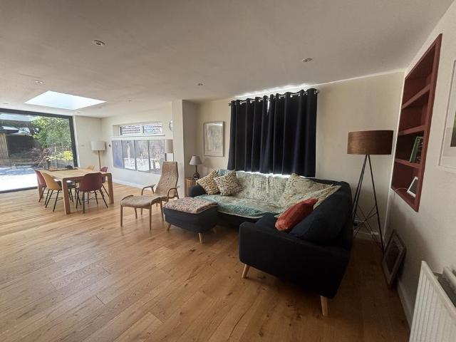 3 bedroom detached house to rent