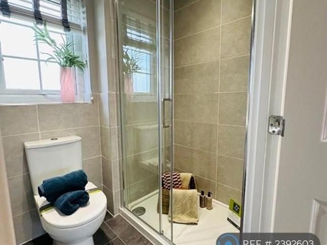 3 bedroom detached house to rent