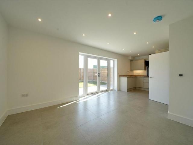 3 bedroom detached house to rent