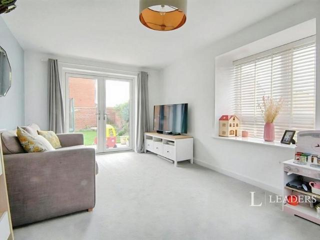 3 bedroom detached house to rent