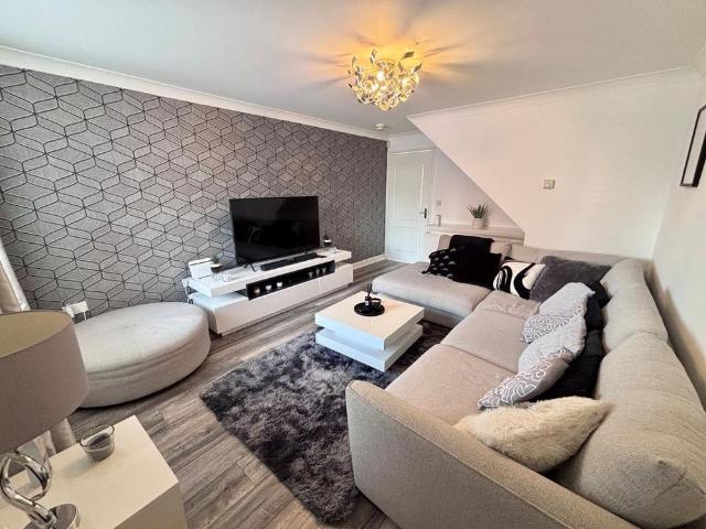 3 bedroom detached house to rent