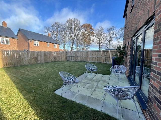 3 bedroom detached house to rent