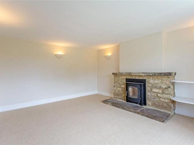 3 bedroom detached house to rent