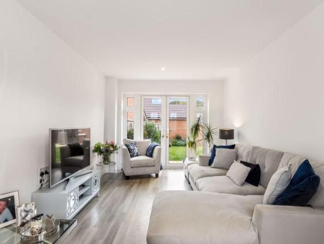 3 bedroom detached house to rent