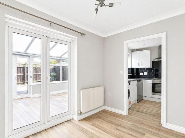 3 bedroom detached house to rent