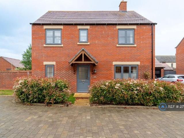 3 bedroom detached house to rent