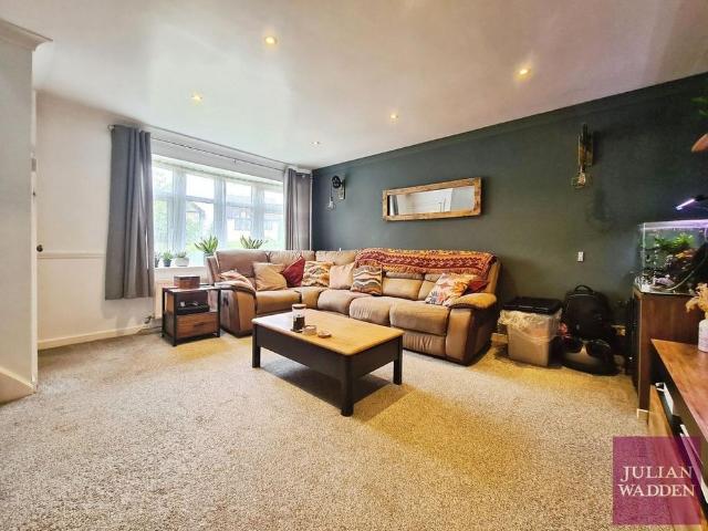 3 bedroom detached house to rent