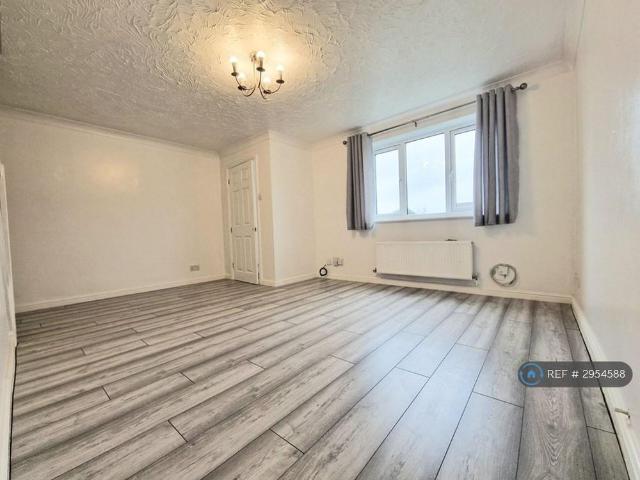 3 bedroom detached house to rent