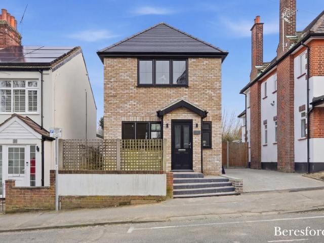 3 bedroom detached house to rent