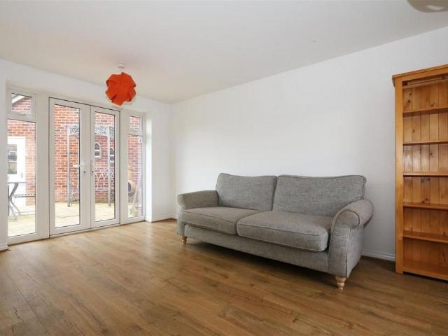 3 bedroom detached house to rent