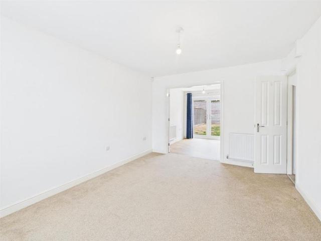 3 bedroom detached house to rent