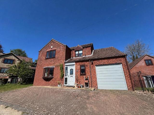 3 bedroom detached house to rent